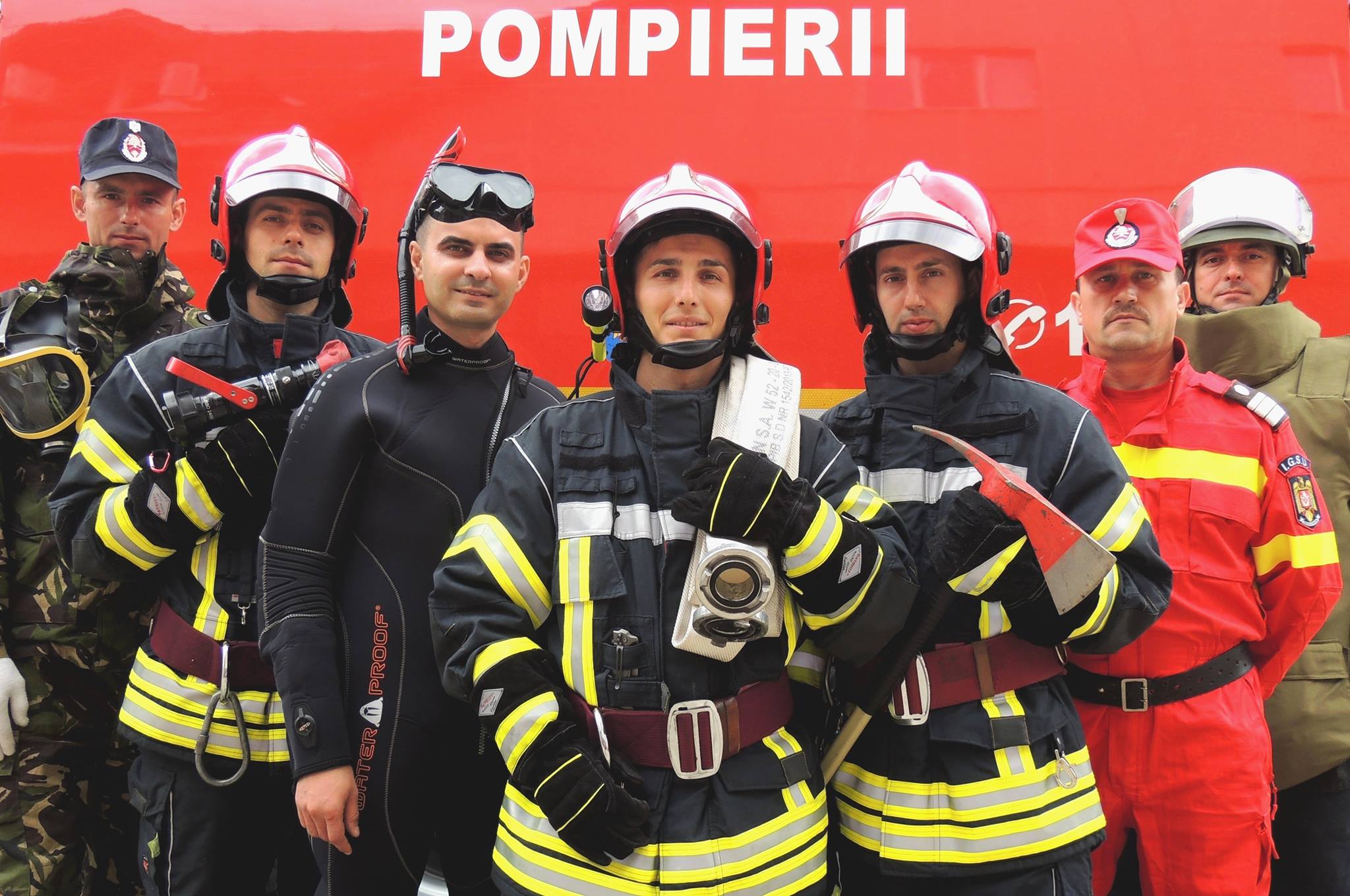 158 de pompieri hunedoreni avansați în grad - Glasul Hunedoarei